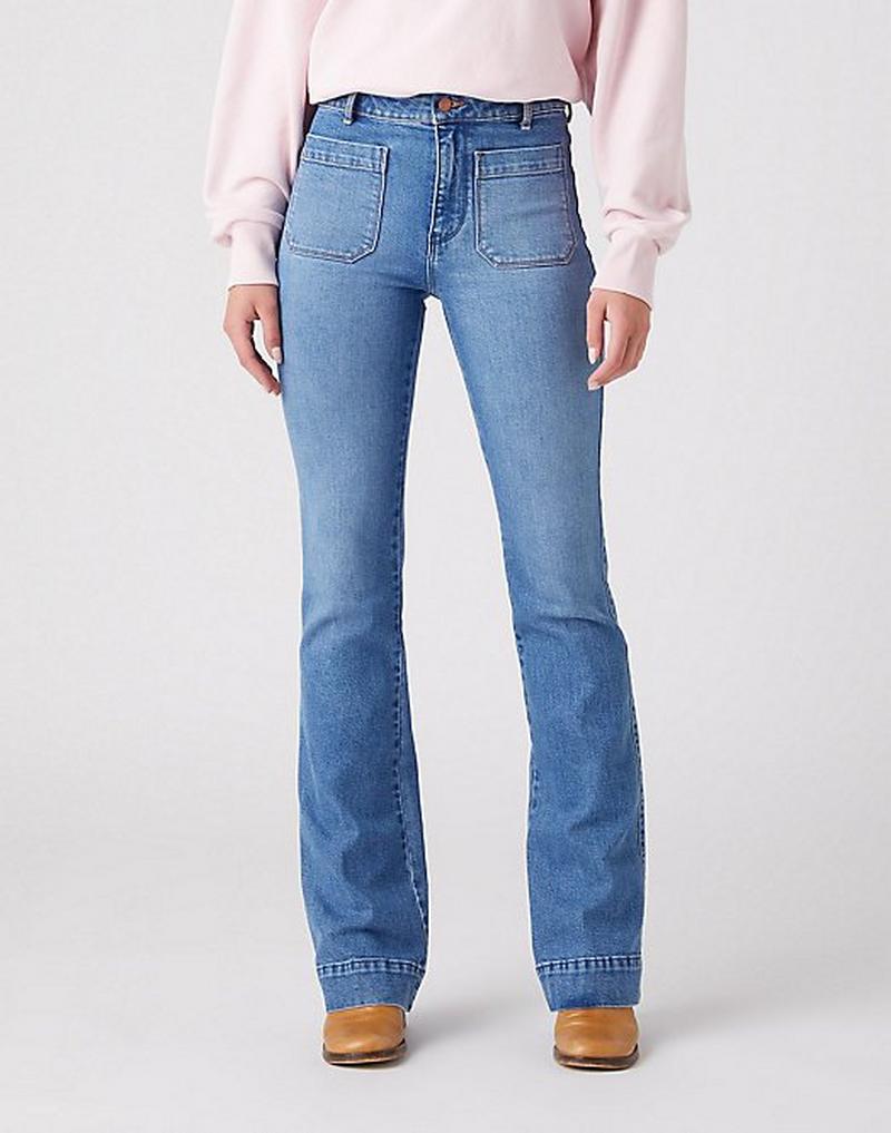 Wrangler Official Store UK | Denim Jeans and Clothing